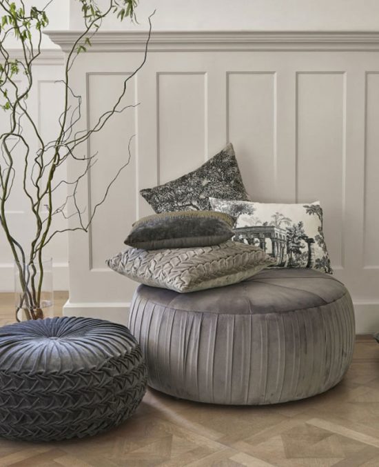 Un joli pouf en velours coloré | Shake My Blog